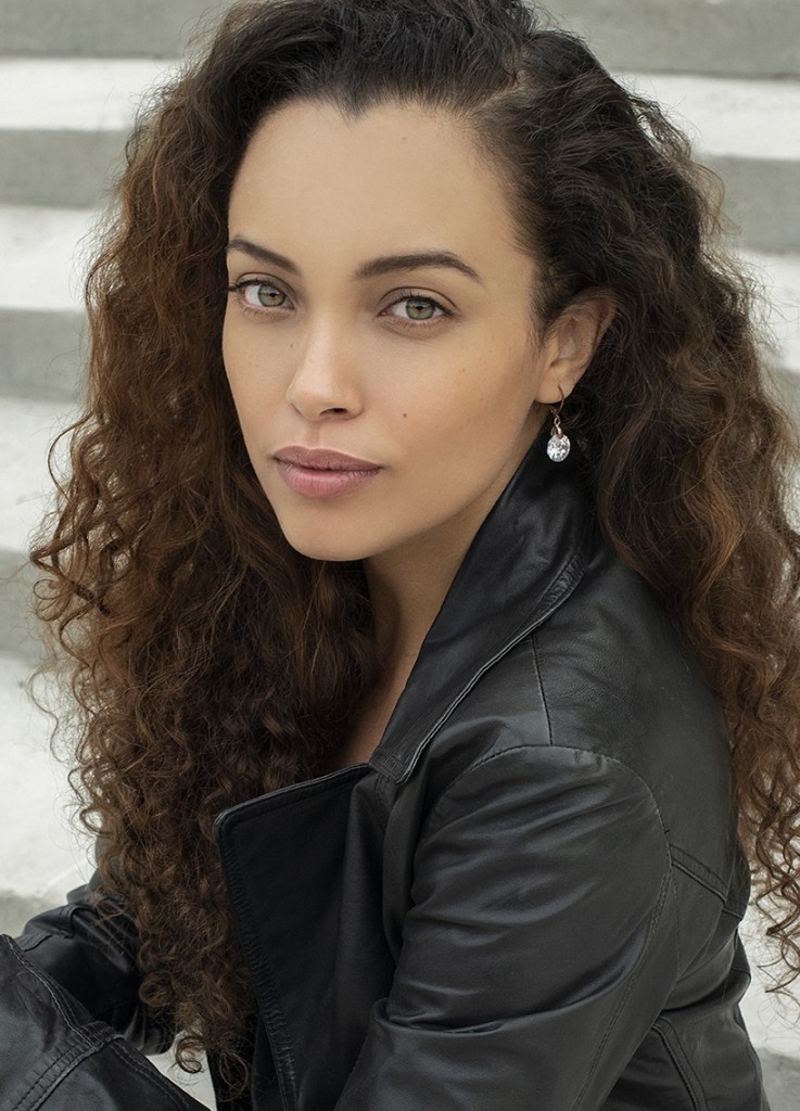 SERIE TV MERIEM SAROLIEProchainement sur M6 dans la série"EN FAMILLE ...